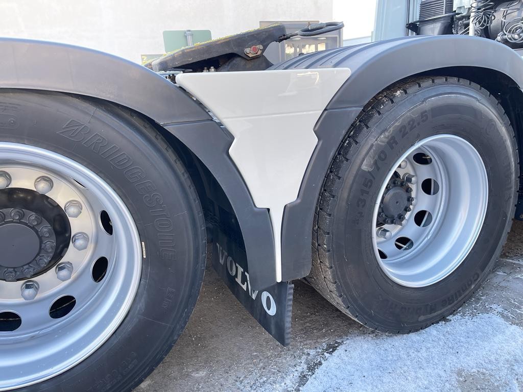 Fender String Volvo FH4 / FH5 / Aero / Renault T | Matro Truck Accessories